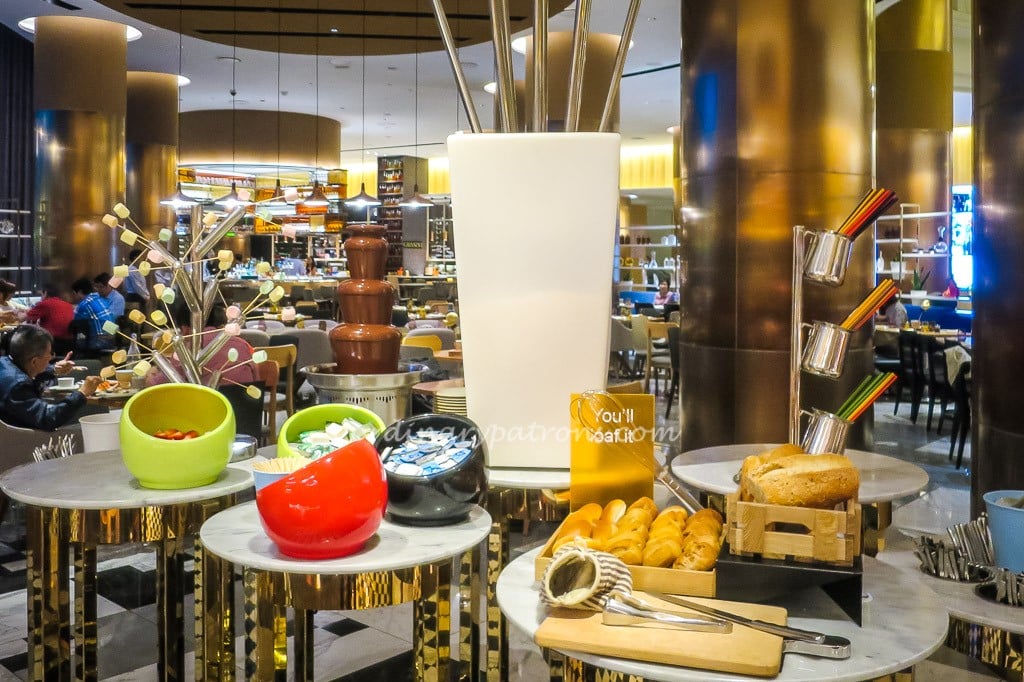 Food Capital Buffet at Grand Copthorne Waterfront - The Ordinary Patrons