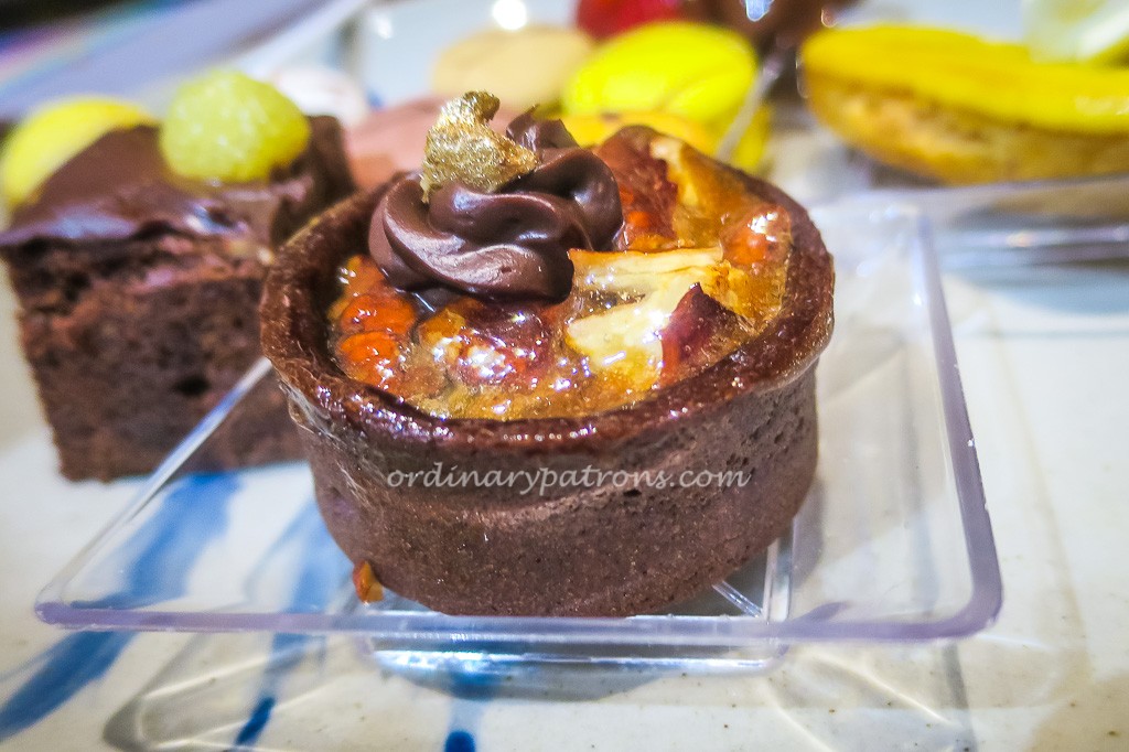 Food Capital Buffet at Grand Copthorne Waterfront - The Ordinary Patrons