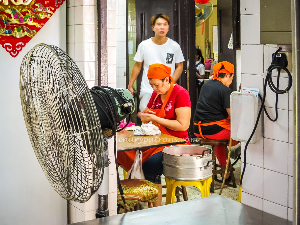 Ji Xiang Ang Ku Kueh - The Ordinary Patrons