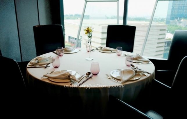 Tóng Lè Private Dining (同樂) - revolving restaurant at Clifford Pier ...