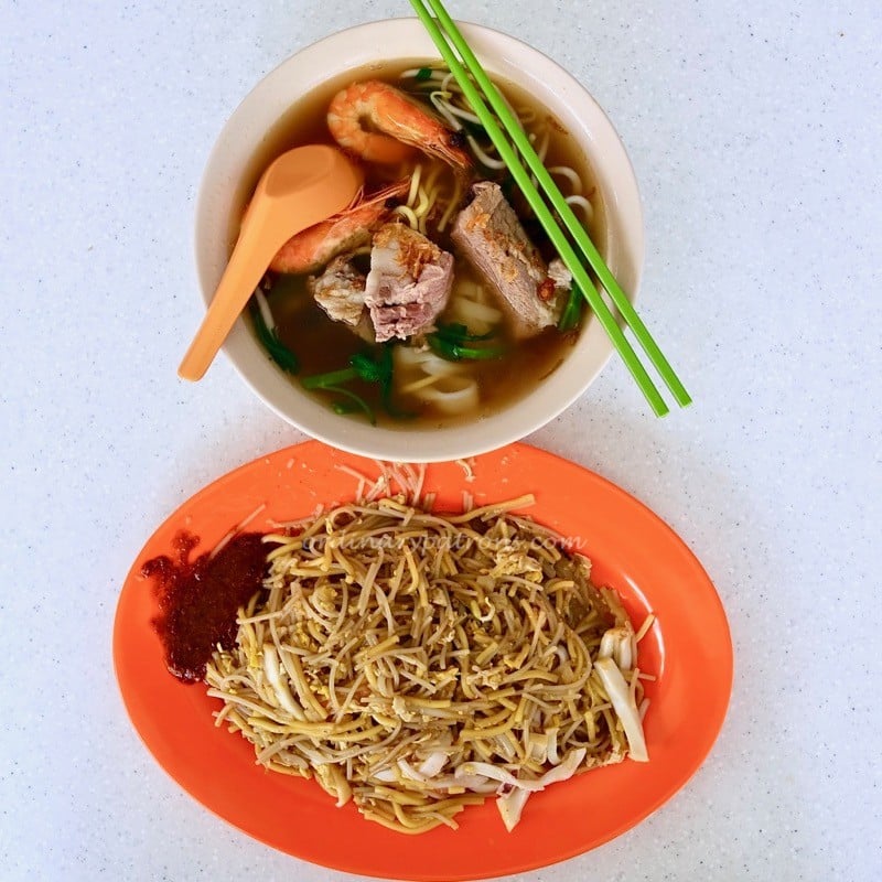 Michelin Hokkien Mee, Min Nan Prawn Noodles and Cheng Tng at Tiong ...