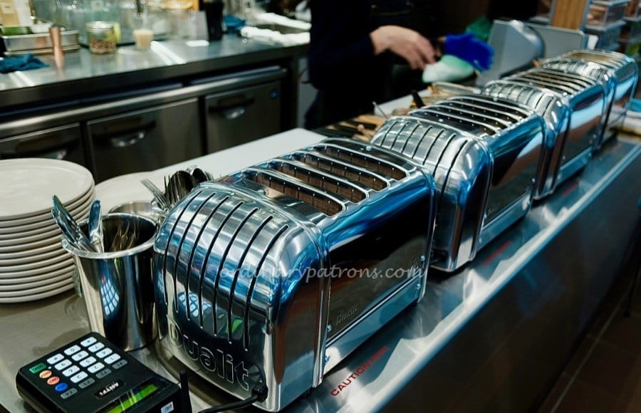 PPP Coffee Funan Mall - delicious coffee, pricey snacks - The Ordinary ...
