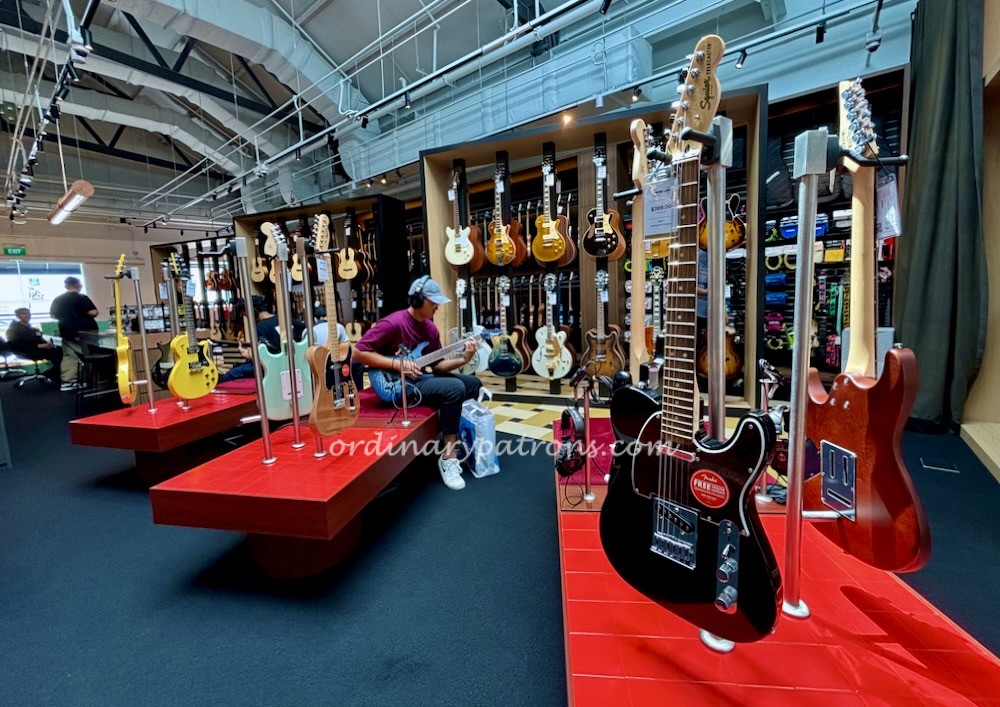 Swee Lee Clarke Quay Cafe : Wine, Guitars and Song - The Ordinary Patrons