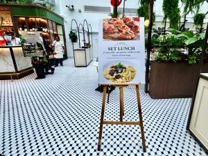 Capitol Bistro. Bar. Patisserie: Calm Oasis at Kempinski Hotel ...