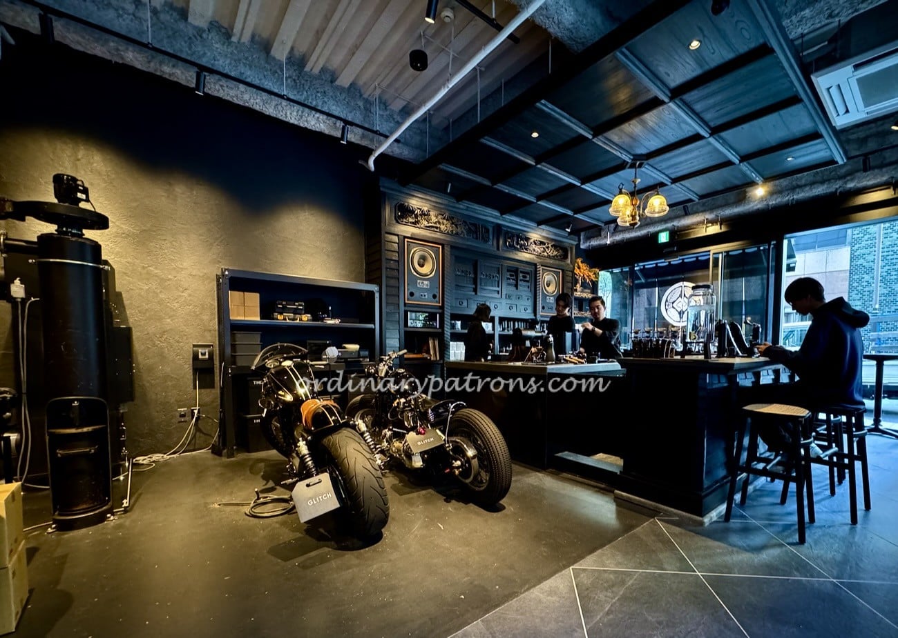 Glitch Coffee Tokyo Nihonbashi - Hip & Trendy Drip Coffee Experience ...